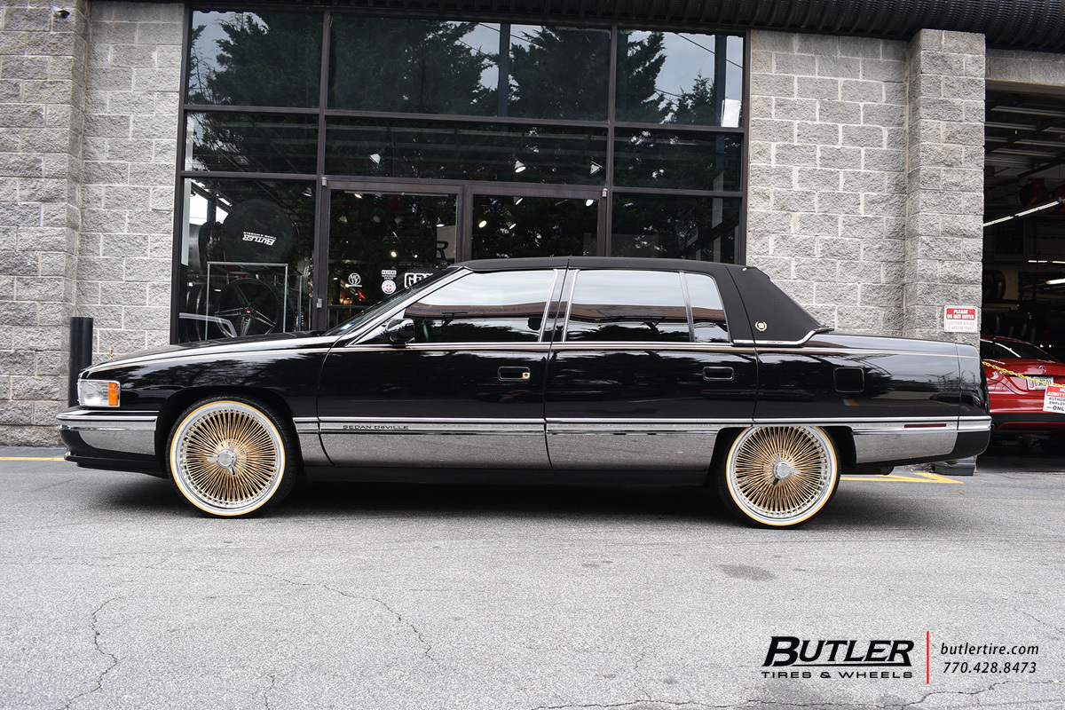Une sublime Cadillac DeVille façon lowrider avec des jantes Butler
