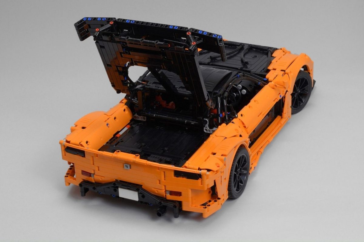La Mazda RX-7 VeilSide de Fast and Furious est disponible en Lego