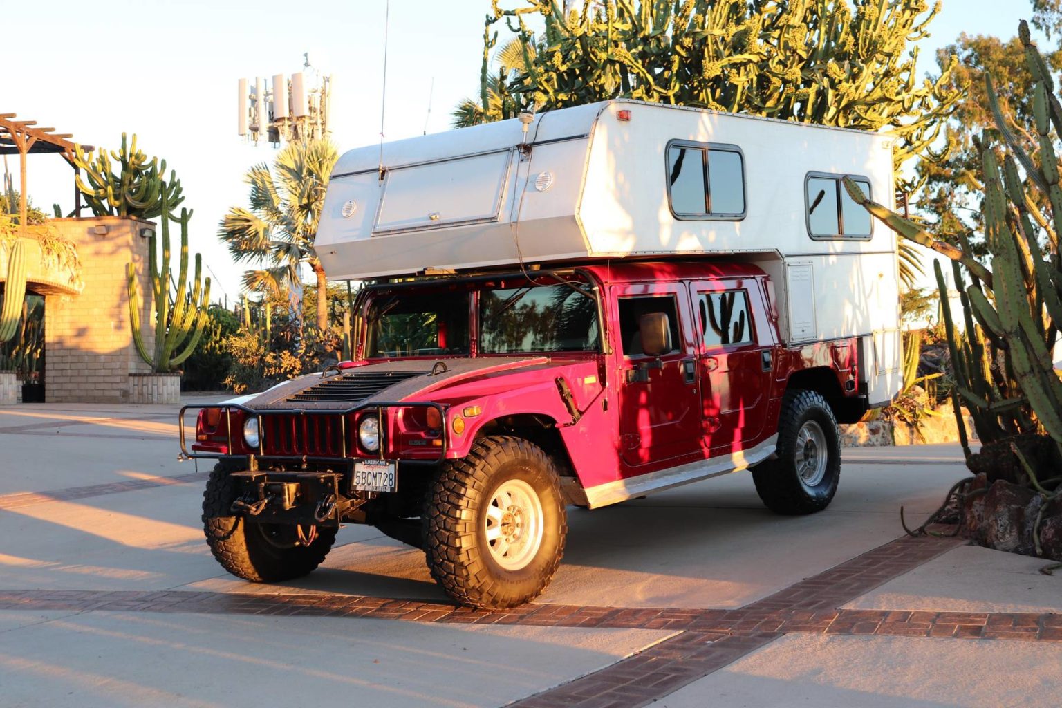 Qui veut un Hummer H1 transformé en camping-car
