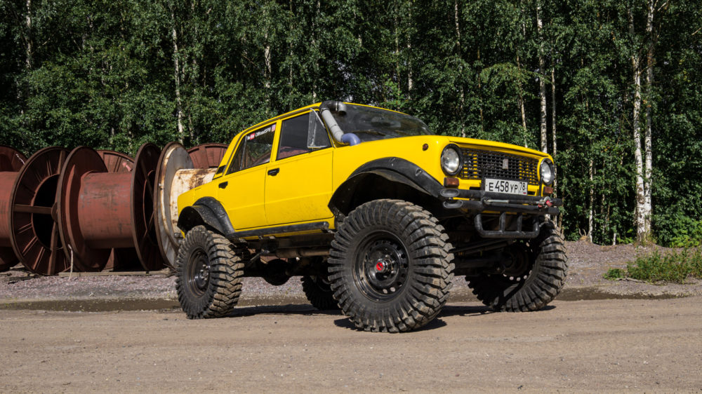 Cette Lada 2101 est un véritable Monster Truck avec un V8 sous le capot
