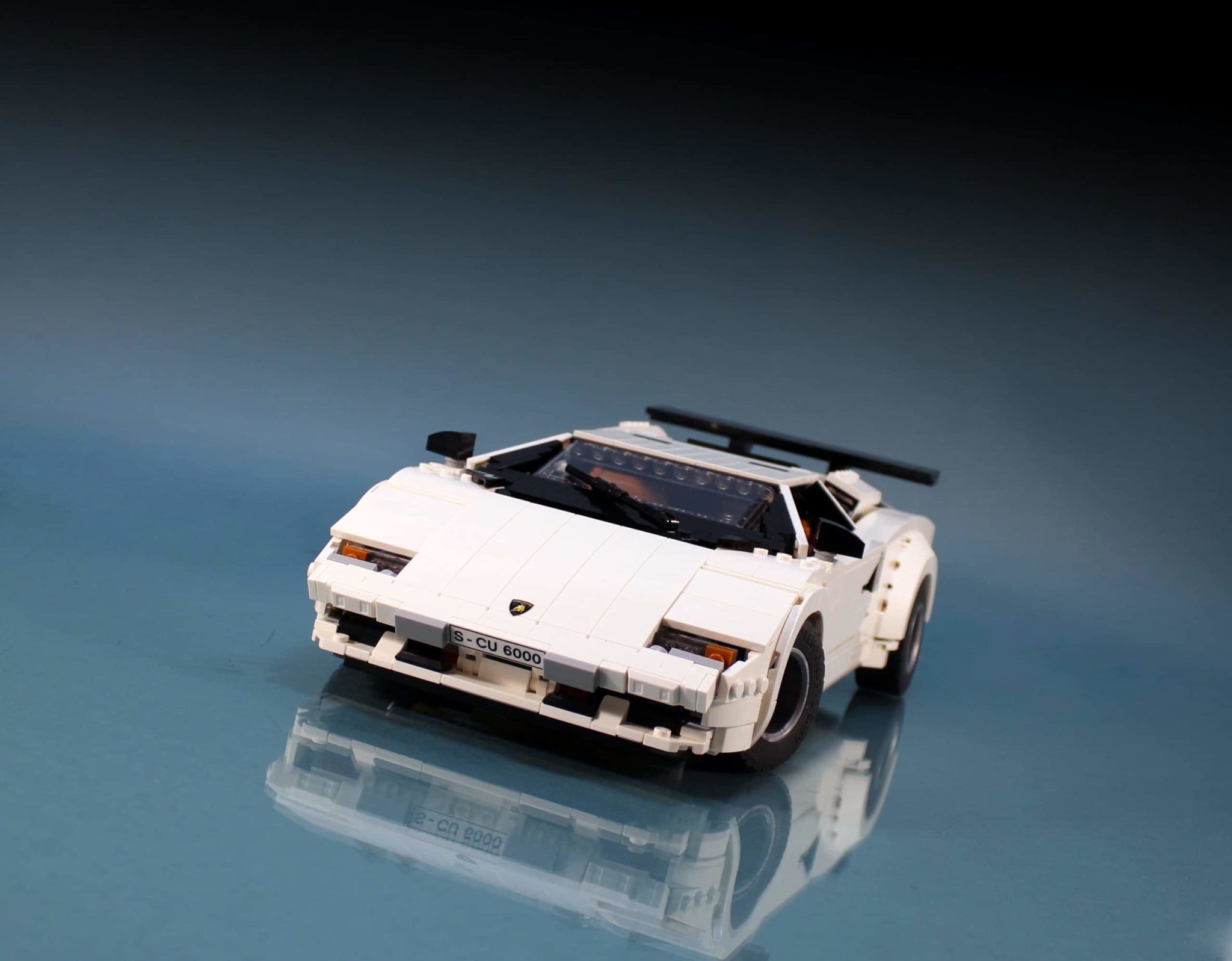 Construction alternative Lego : une Countach à partir de la 911 (10295)