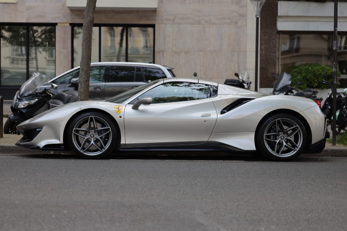 Si vous aimez vos enfants, achetez une voiture moche